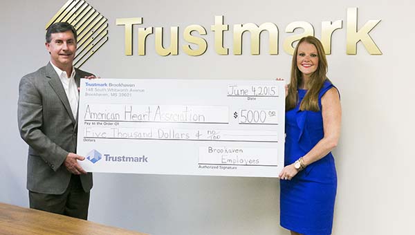 Bank Donation - Daily Leader | Daily Leader