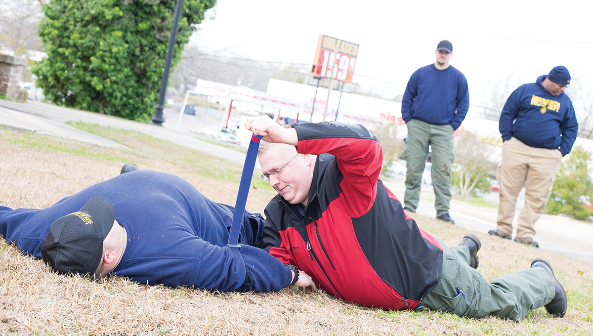 Lessons from the battlefield: First responders learn life-saving ...