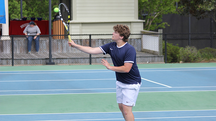 Panthers ease through round 1 of tennis playoffs | Daily Leader