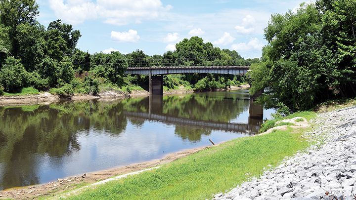 Opponents warn of One Lake plan risks | Daily Leader