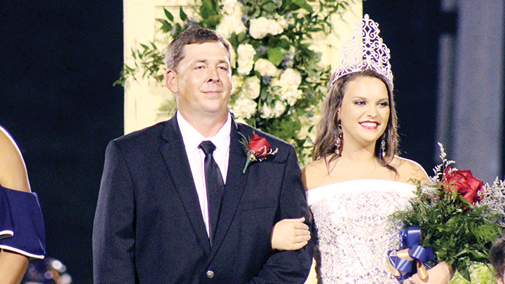 Moak crowned Bogue Chitto homecoming queen - Daily Leader | Daily Leader
