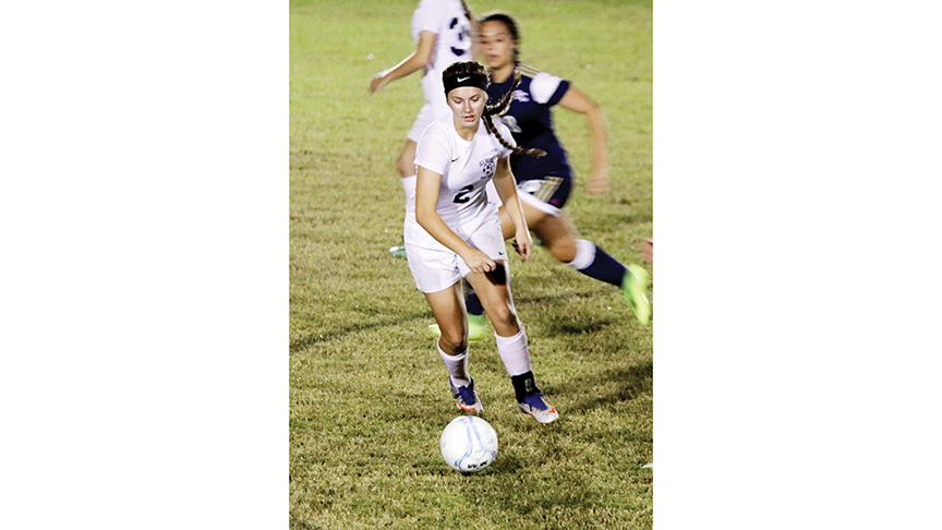 BHS soccer starts region play with sweep | Daily Leader