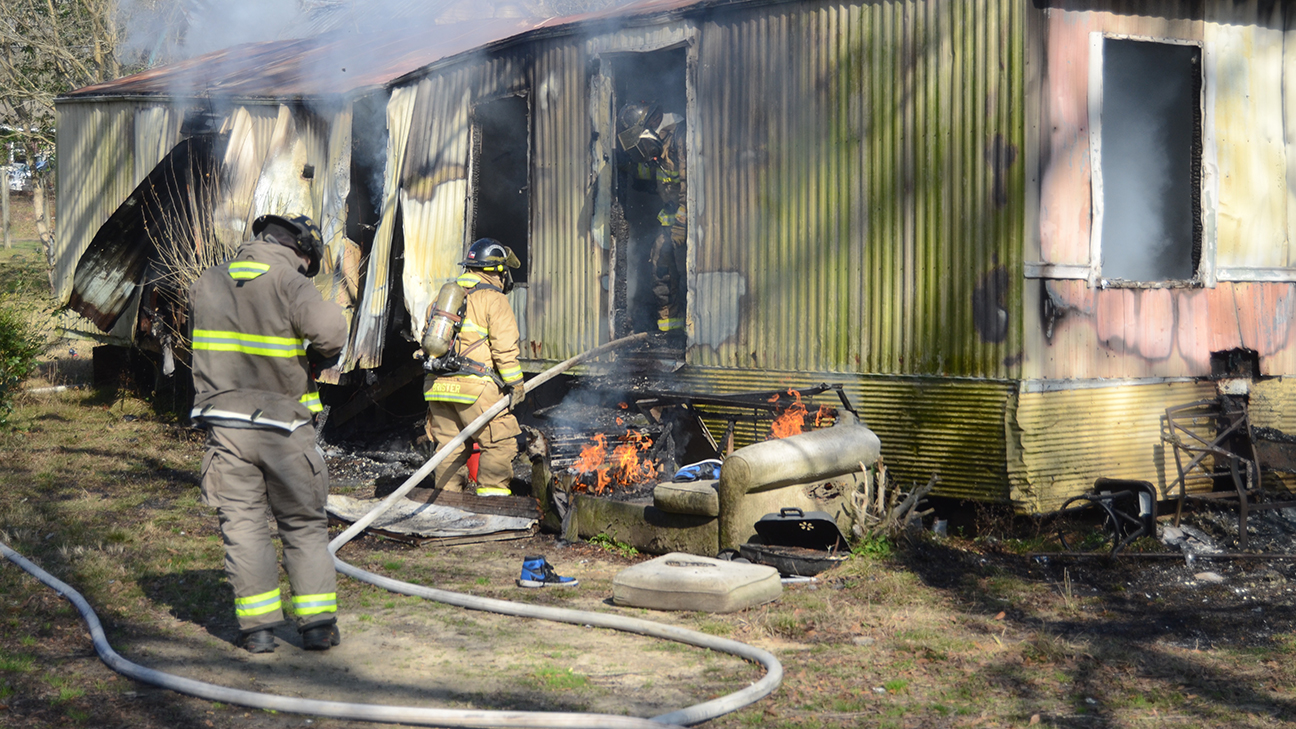 Mobile home fire extinguished by BFD fire fighters | Daily Leader