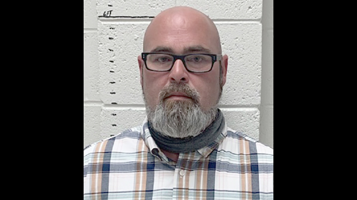 Former veterans cemetery director arrested for embezzlement - Daily ...