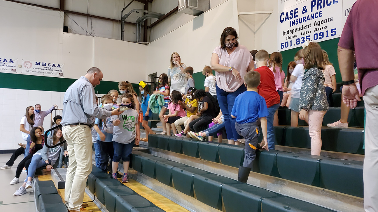 Young alligator visits with West Lincoln elementary students | Daily Leader