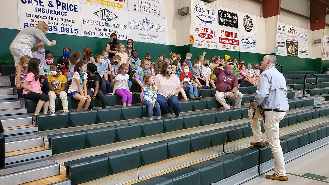Young alligator visits with West Lincoln elementary students | Daily Leader