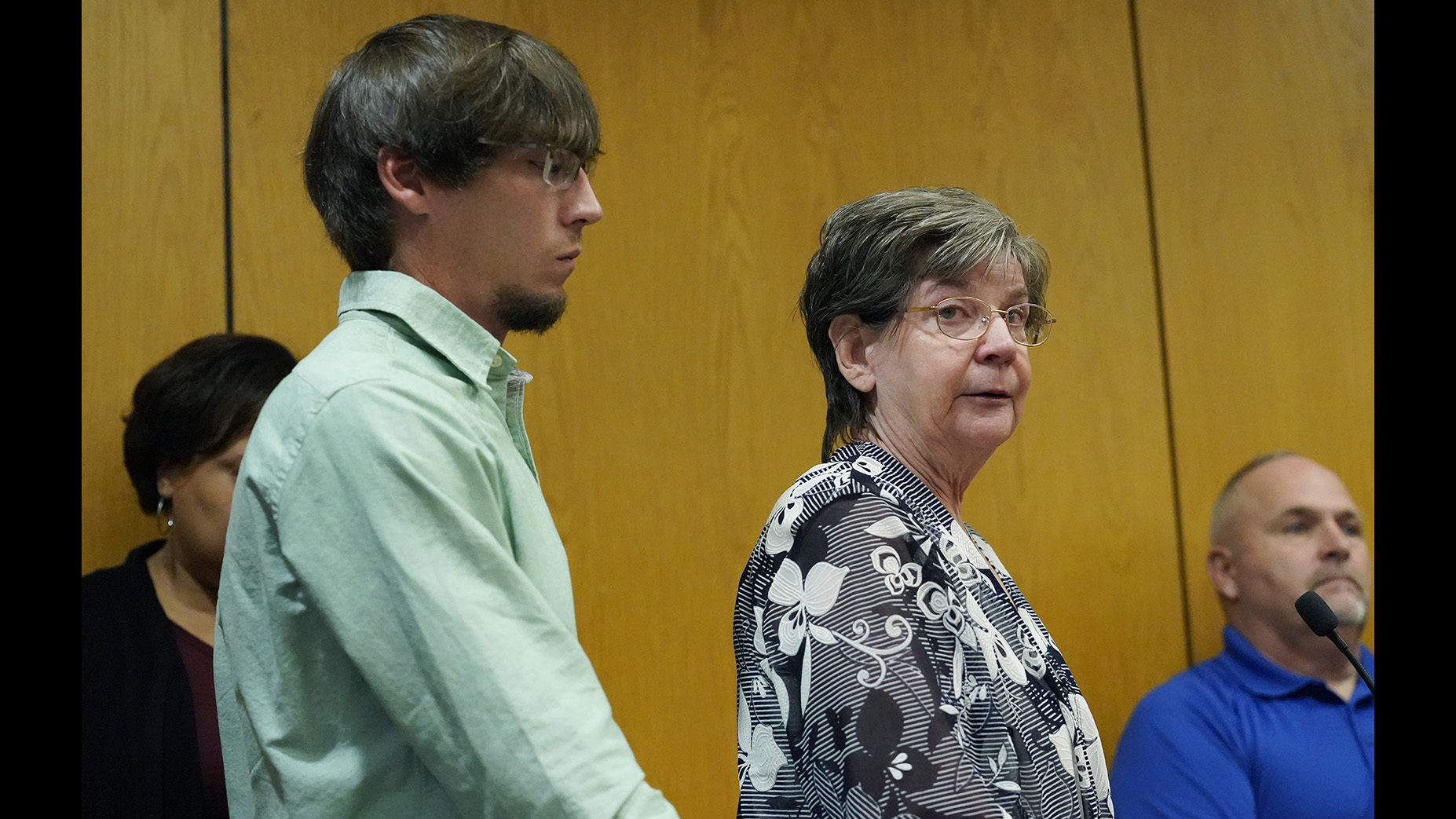 Accused cop killer pleads guilty, gets life | Daily Leader