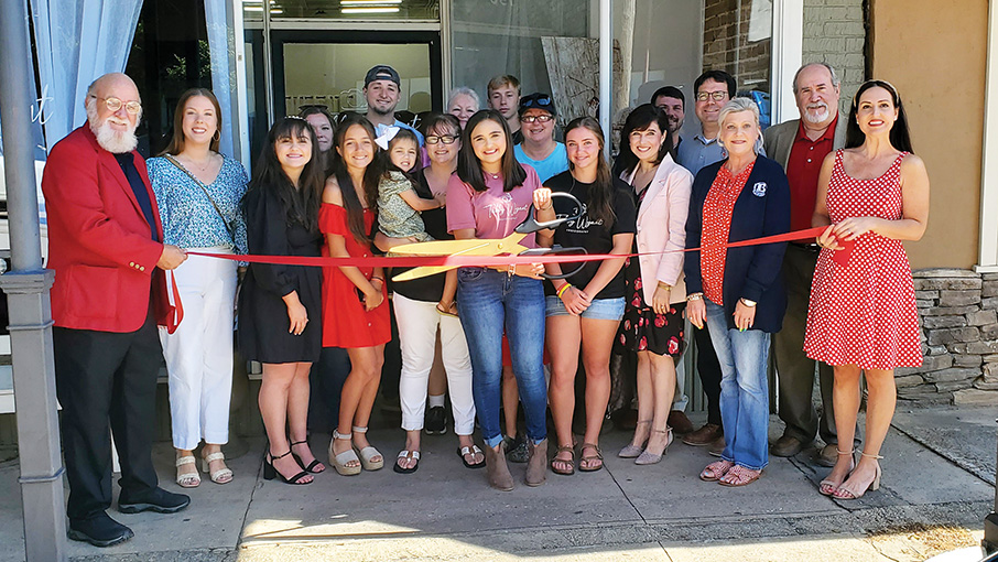 Tabby Wyant Photography joins Chamber, celebrates ribbon cutting ...