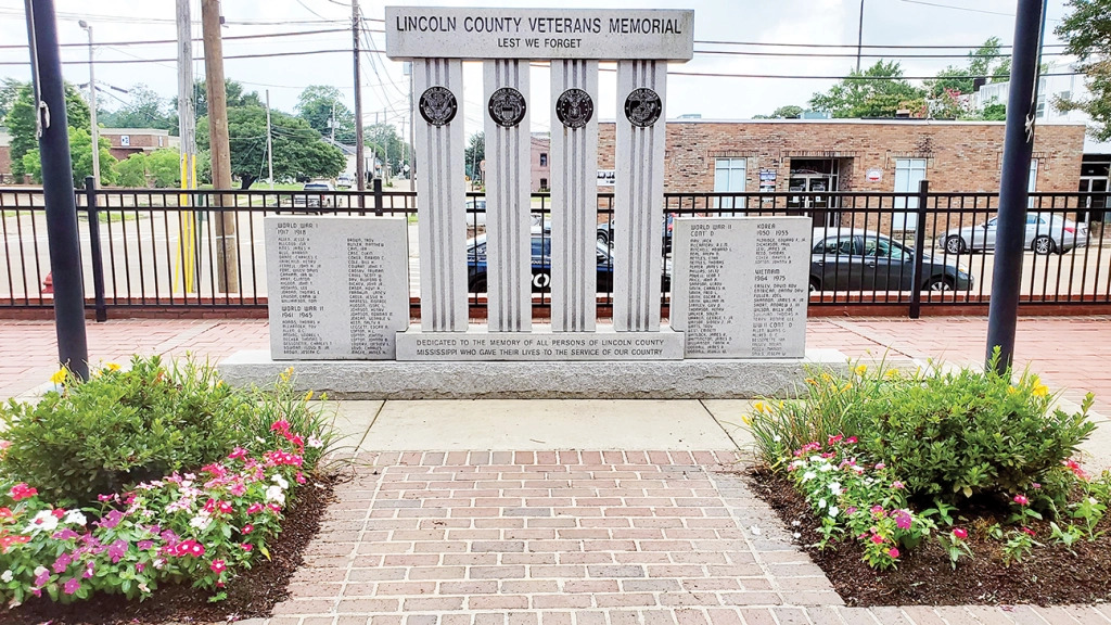 Wreaths to honor, remember - Daily Leader | Daily Leader