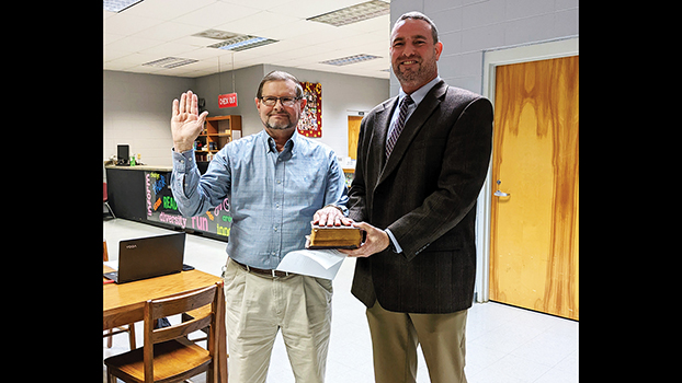 New board member sworn in at LCSD trustee meeting Tuesday | Daily Leader