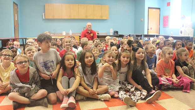 Read Across America: Special guest visits Loyd Star | Daily Leader