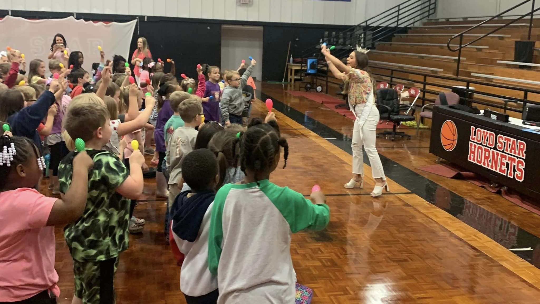 Miss Mississippi visits Loyd Star 1st grade - Daily Leader | Daily Leader