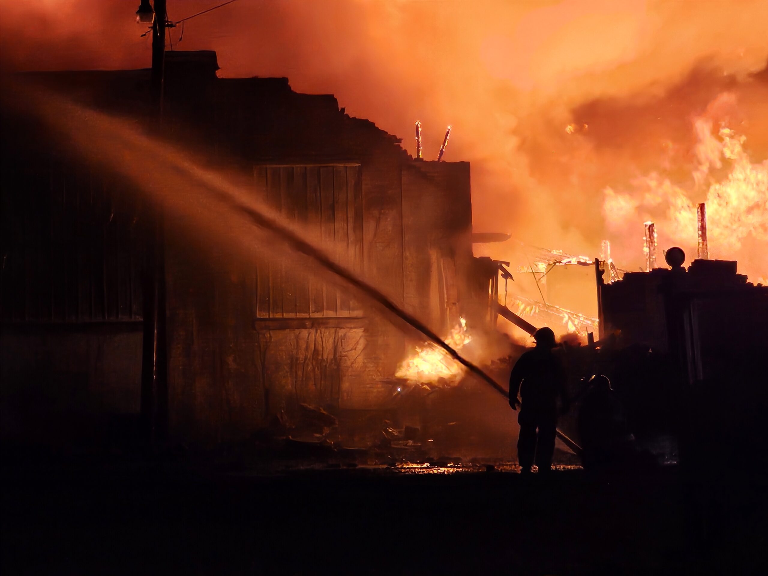 Firefighters work to keep factory blaze contained | Daily Leader