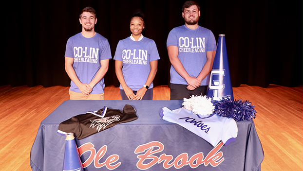 Ole Brook seniors sign to cheer at Co-Lin | Daily Leader
