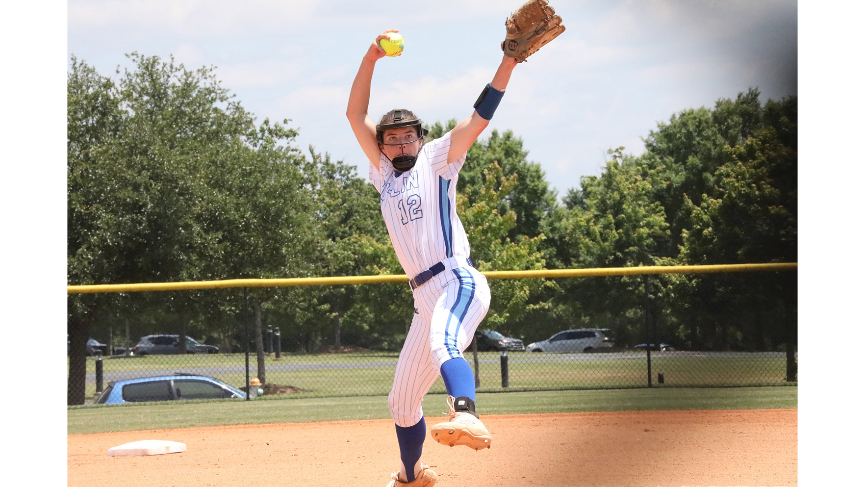 Co-Lin softball facing East Central after 1-1 World Series start ...
