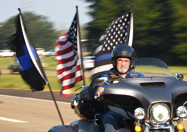 Photo Gallery: Community pays tribute to officer Troy Floyd during ...