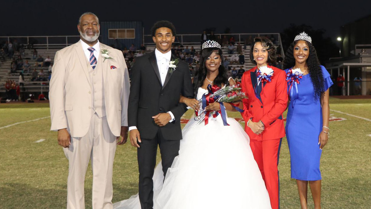 Brookhaven crowns Walker 2024 Homecoming Queen | Daily Leader